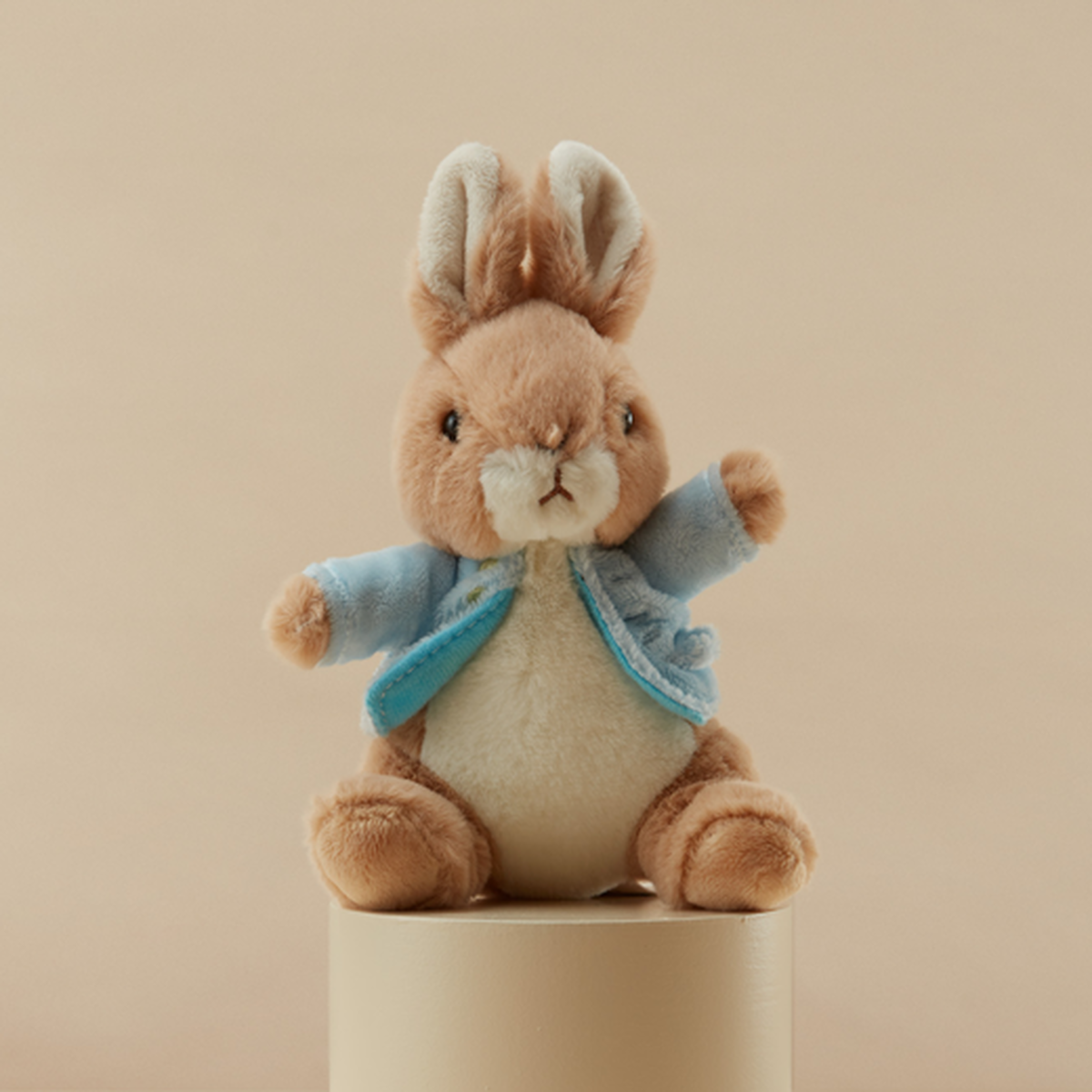 Peter Rabbit plush toy | V&A Shop